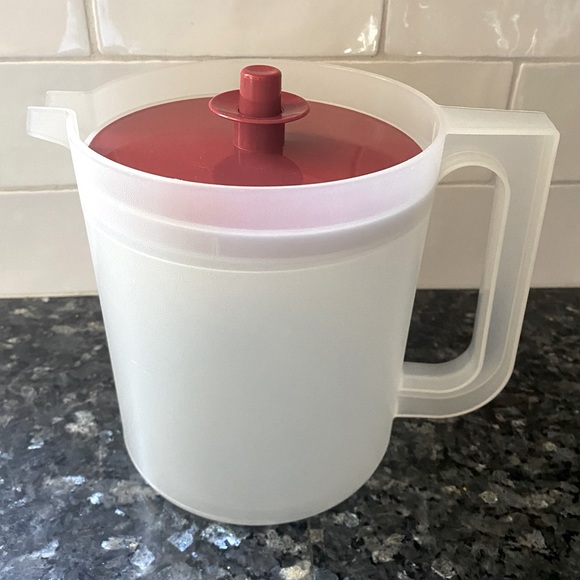 Tupperware | Kitchen | Tupperware Vintage 5 Quart Sheer Pitcher Push ...
